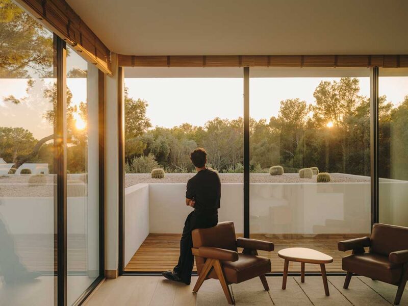 The Mora - Follow your mood into the moment